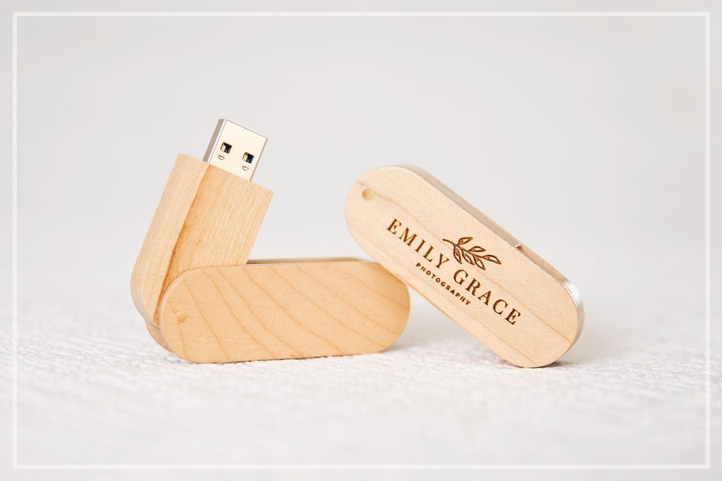 Bespoke Kreativ | Maple Swivel USB 3.0